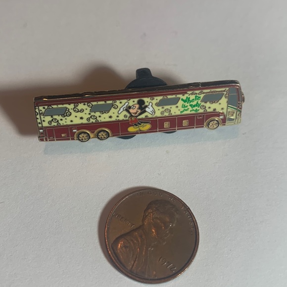 Disney | Jewelry | Disney Magical Express Bus Pin 471 | Poshmark